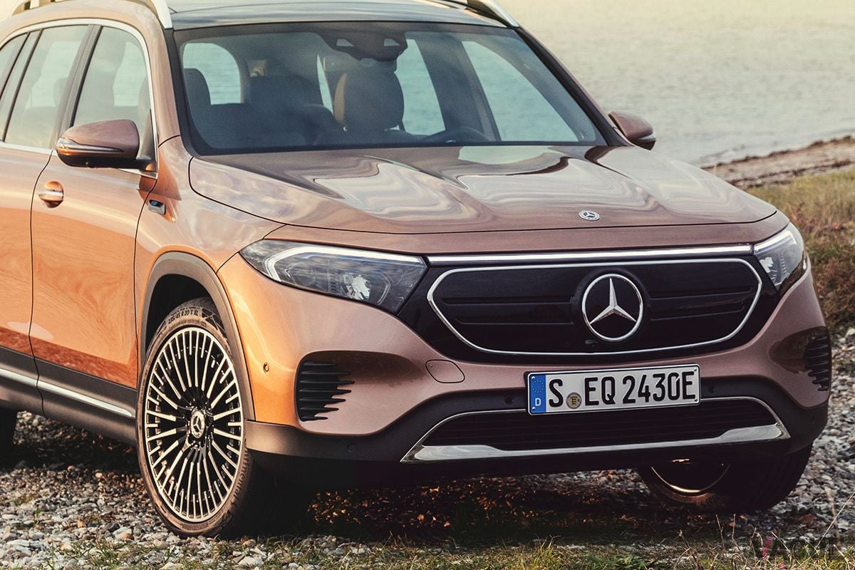 メルセデス・ベンツ「EQB」世界初公開！ 3列7人乗り電動コンパクトSUV | VAGUE(ヴァーグ)