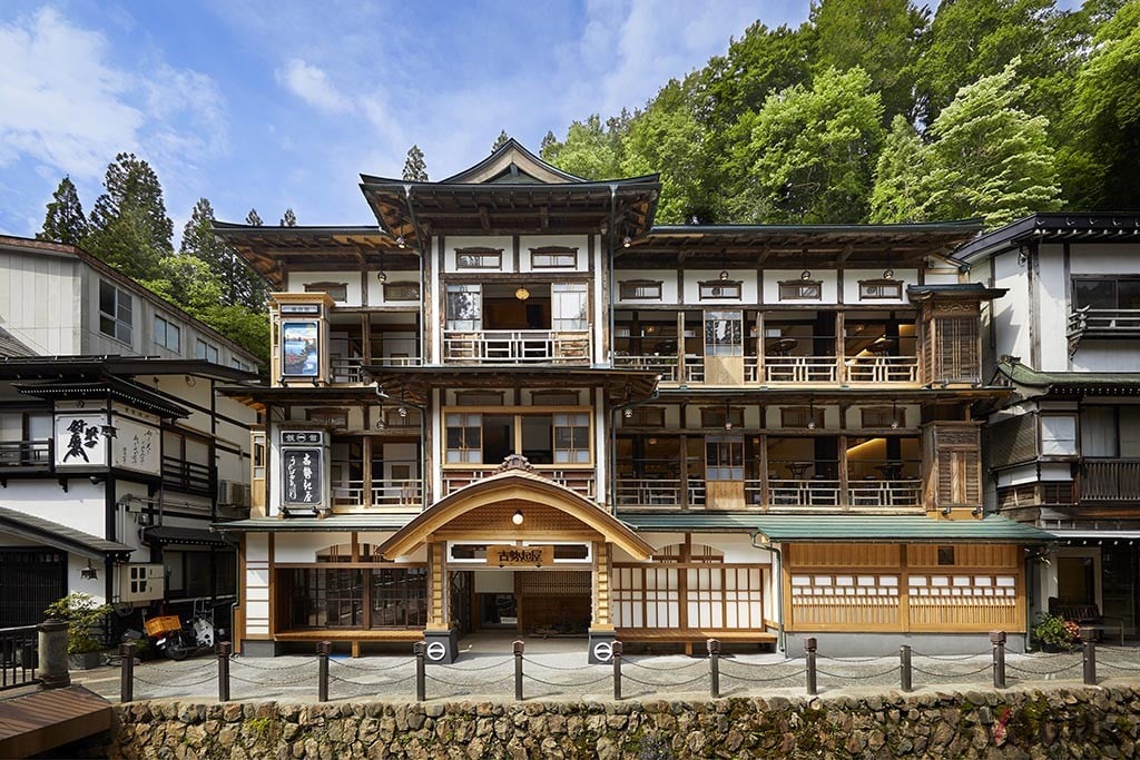 大正ロマン漂う温泉街に「レトロモダンな旅館」が登場! “ジャパンデコ”の宿で楽しむ旅のスタイルとは? Vagueヴァーグ