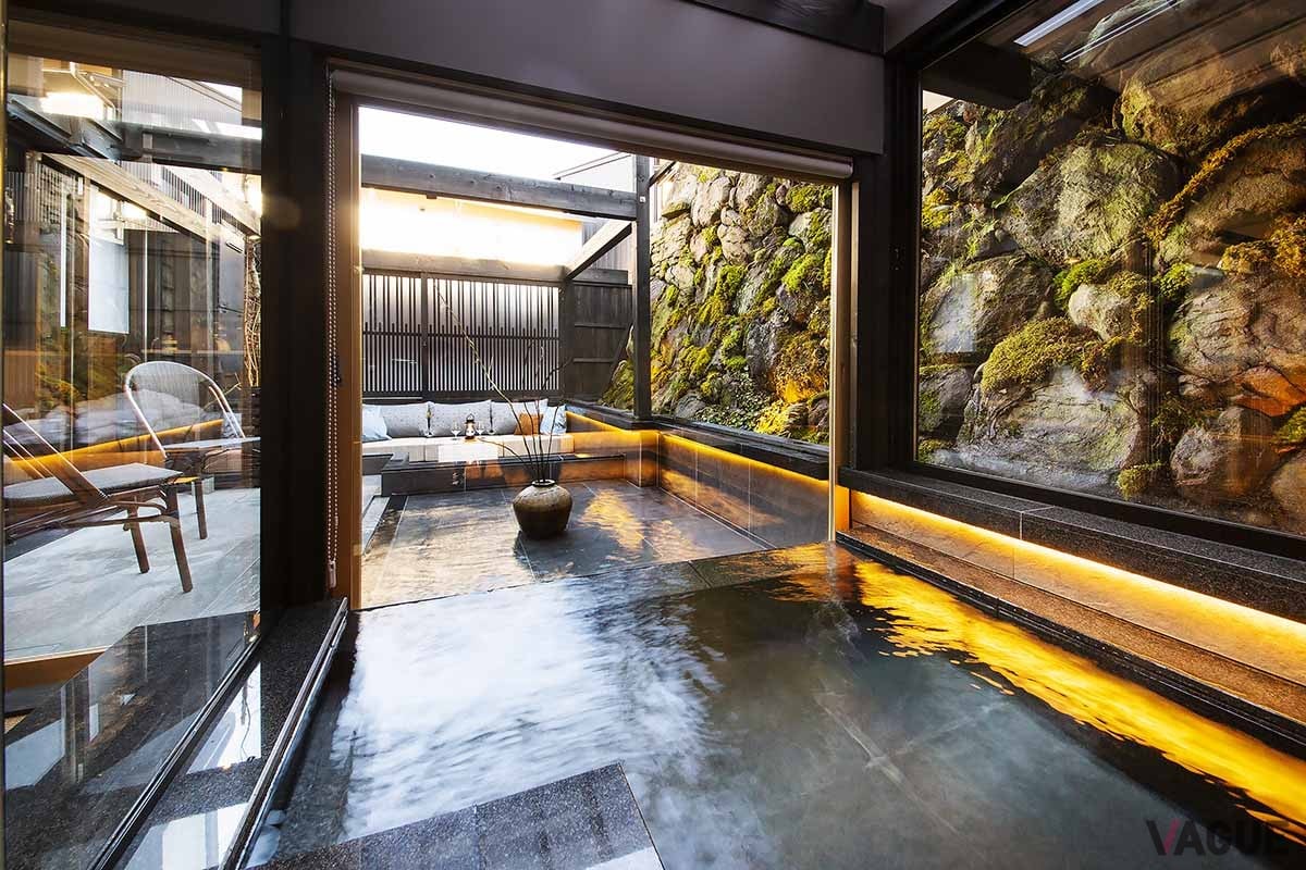 人気の旅先である飛騨高山に開業「ふたつのテラスと露天風呂」を備えた1日1組だけのデザインヴィラ Vague ヴァーグ