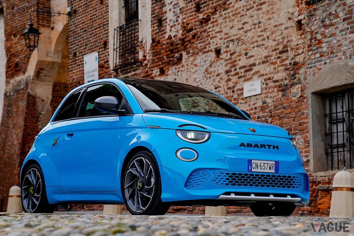 アバルトの“新世代ホットハッチ”新型「500e」初対面！ エンジン版の「695」とは何が違う？ 気になる日本導入時期は？ | VAGUE(ヴァーグ)