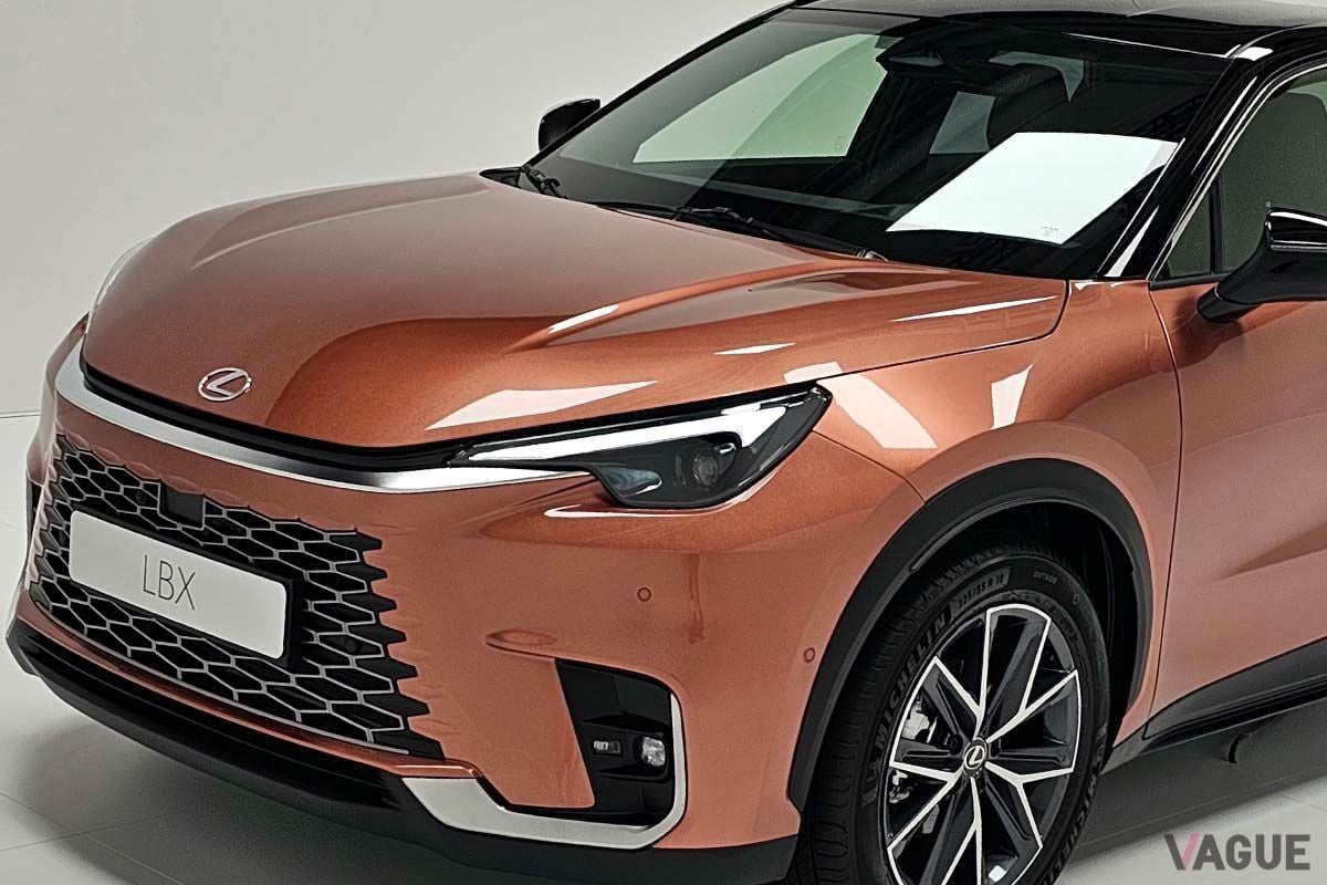 レクサス新型「LBX」世界初公開！ レクサス最小 全長4.2mのコンパクトSUVは2023年秋に日本発売 | VAGUE(ヴァーグ)