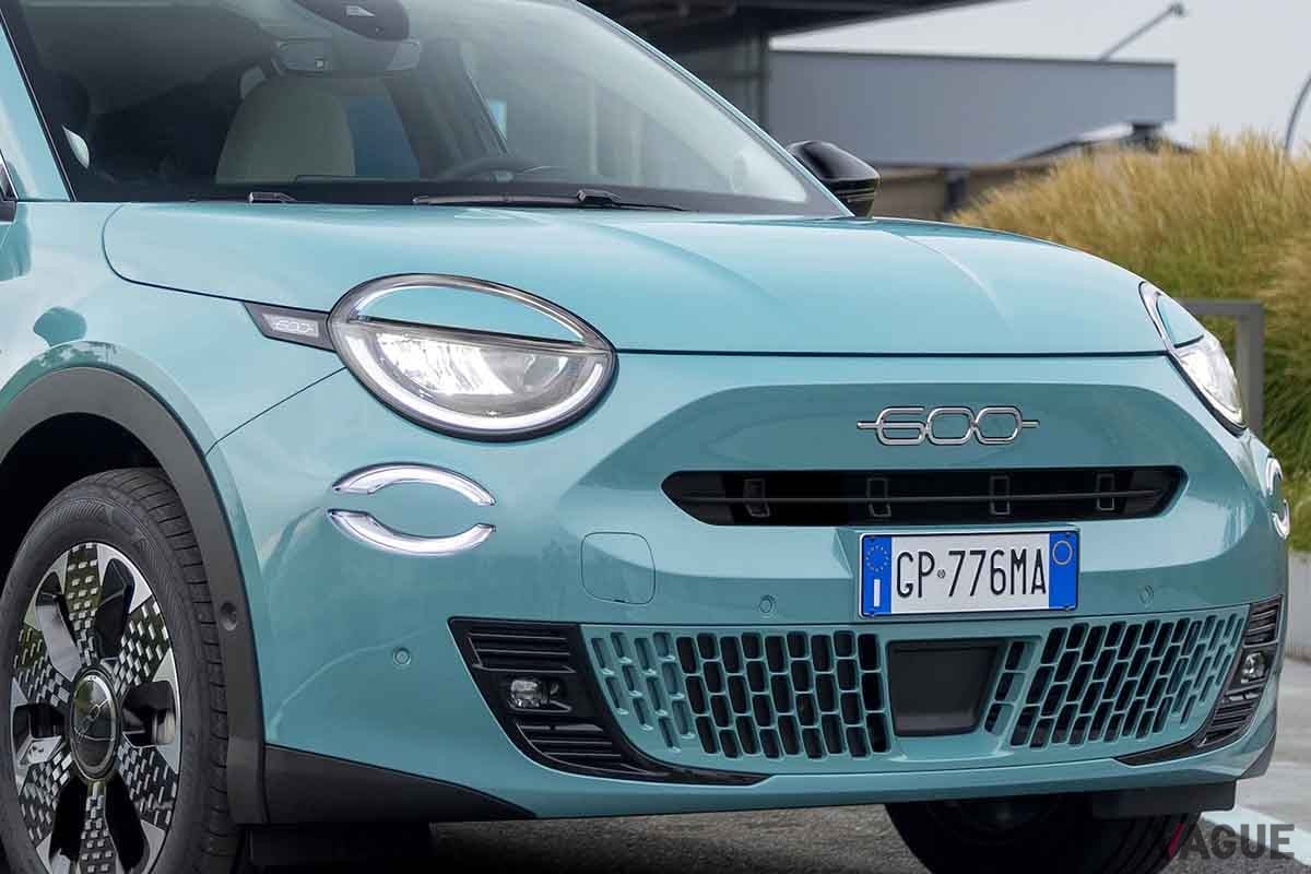 もうすぐ待望のハイブリッドが日本上陸！ 全長4.2mの5人乗りコンパクトSUV フィアット新型「600ハイブリッド」ってどんなクルマ？ | VAGUE(ヴァーグ)