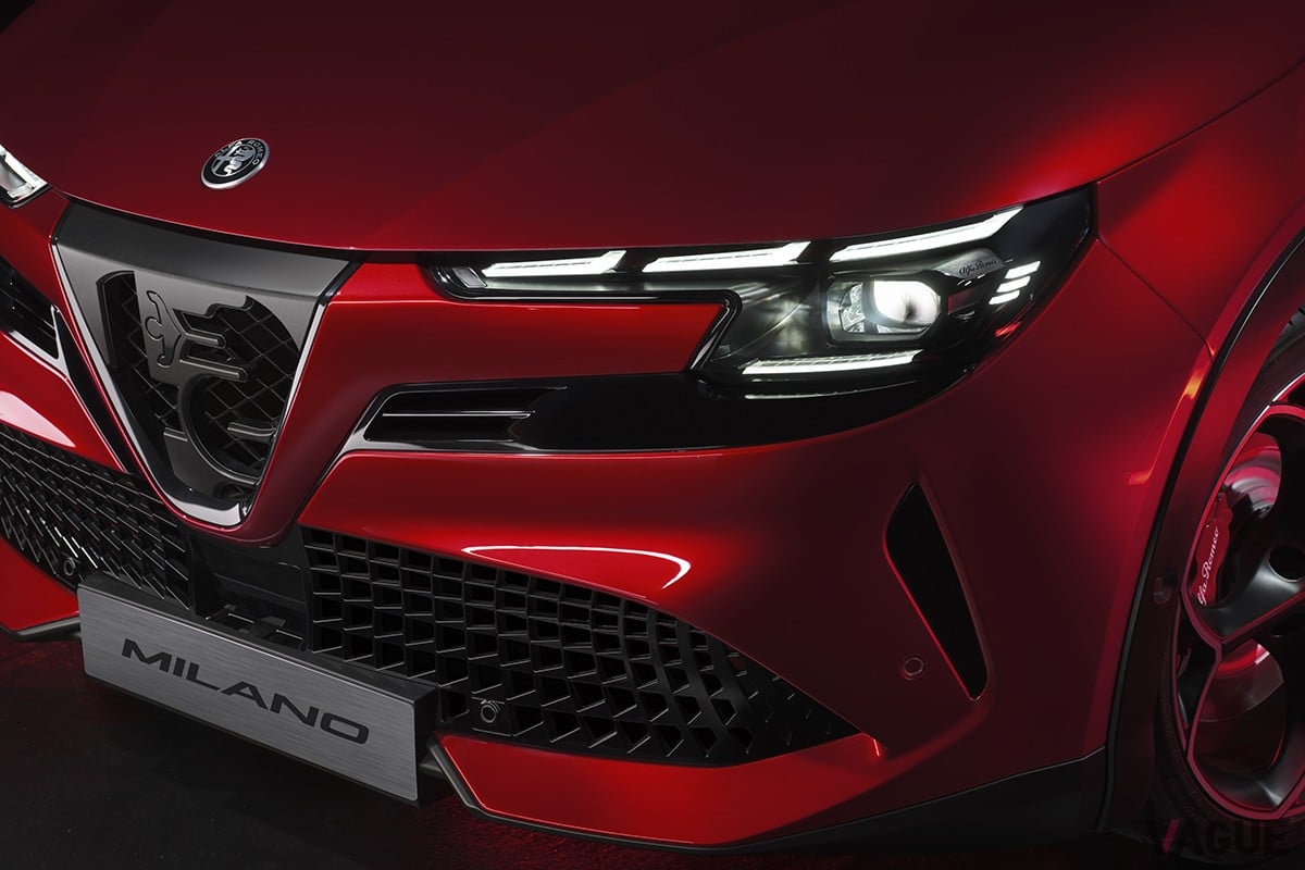 アルファ ロメオ新型「ミラノ」世界初公開！ スタイリッシュな全長4.2mのコンパクトSUVはブランド初のEVのほかハイブリッドも用意 | VAGUE(ヴァーグ)