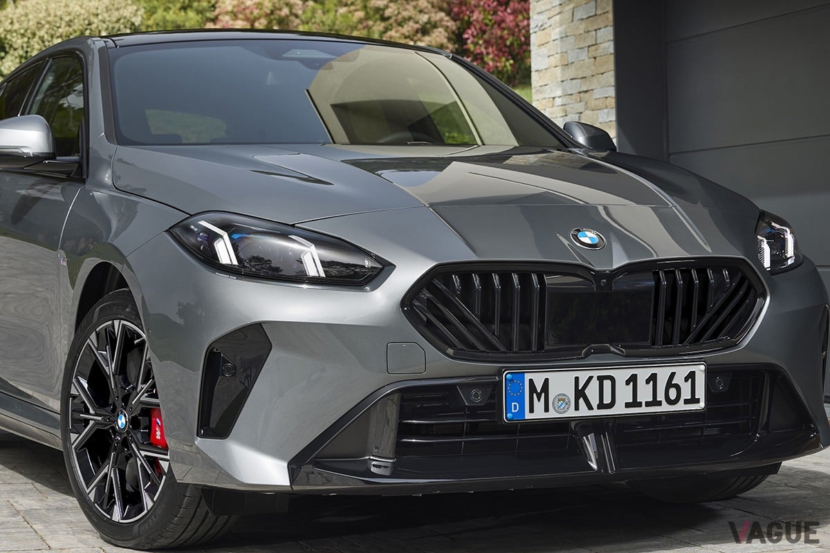 BMW新型「1シリーズ」世界初公開！ 日本でも人気 全長4.3mの“プレミアムコンパクトハッチバック”が4代目に進化 | VAGUE(ヴァーグ)