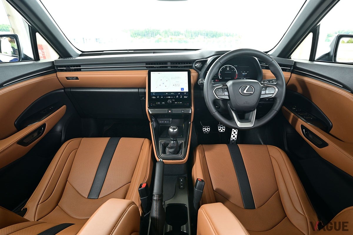 “レクサス初のMT車”を設定！ 小さな高級車「LBX」に高性能モデル「モリゾウRR」誕生！ 300馬力超えの“コンパクトSUV”は高級感も魅力です(VAGUE) - goo ニュース