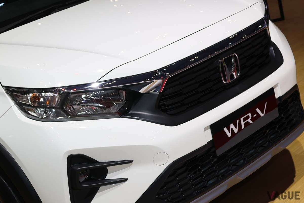 「あれ……？ 何か違う!?」インドネシアで見かけたホンダの新型SUV 海外版「WR-V」と日本のWR-Vとの違いとは | VAGUE(ヴァーグ)