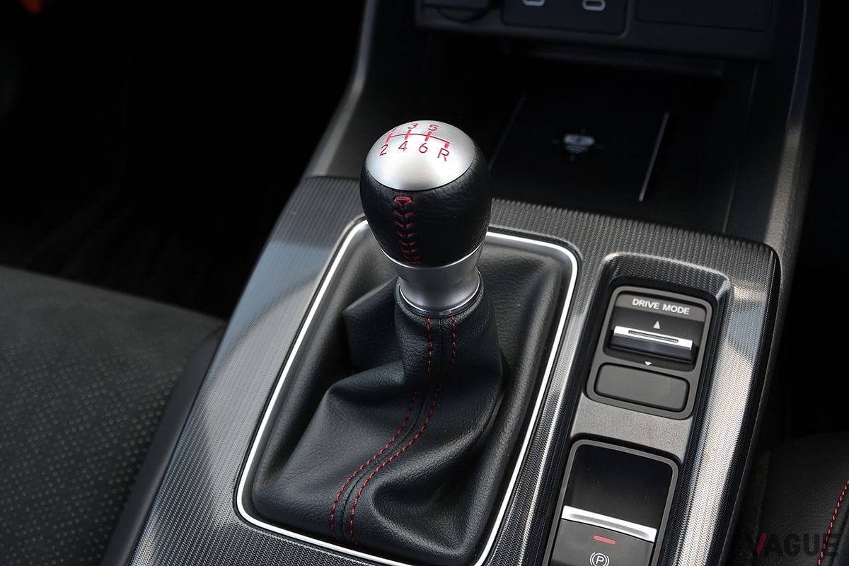 “マニュアル離れ”なんて言葉はもう関係ない!? 6速MTのみでも人気のホンダ「シビックRS」登場から半年 販売店への反響とは | VAGUE(ヴァーグ)