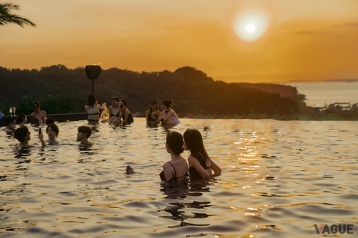 東京から約70分の“癒しのひととき”!? 千葉・内房にあるホテル“ボタニカル・プール・グラブ”で開催中の真冬でも楽しめる「HOT POOL」とは | VAGUE(ヴァーグ)