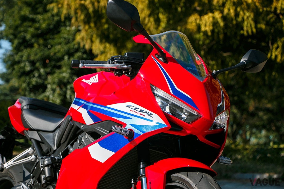 ホンダ「CBR650R」に採用された新たな武器“Eクラッチ”の可能性を実感！ クラッチ操作のストレスなしに楽しい走りを満喫できる | VAGUE(ヴァーグ)