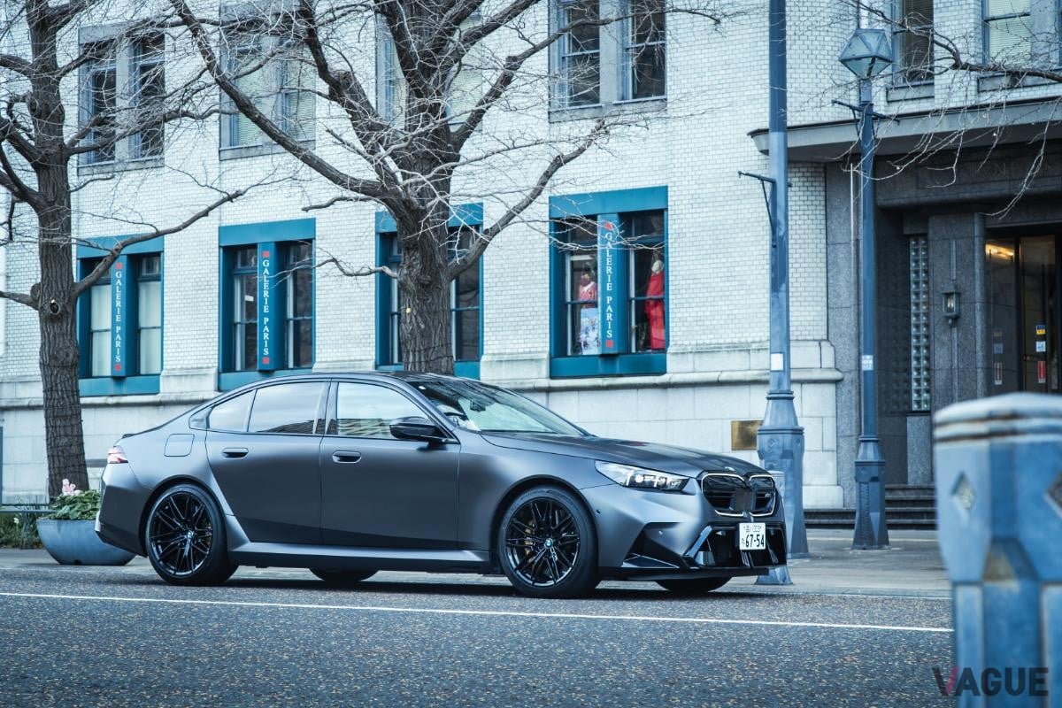 727馬力を解き放て!? プーマの最新ドライビングシューズ「スピードキャットOG」を履いて新型BMW「M5」を駆る！ | VAGUE(ヴァーグ) - (2)