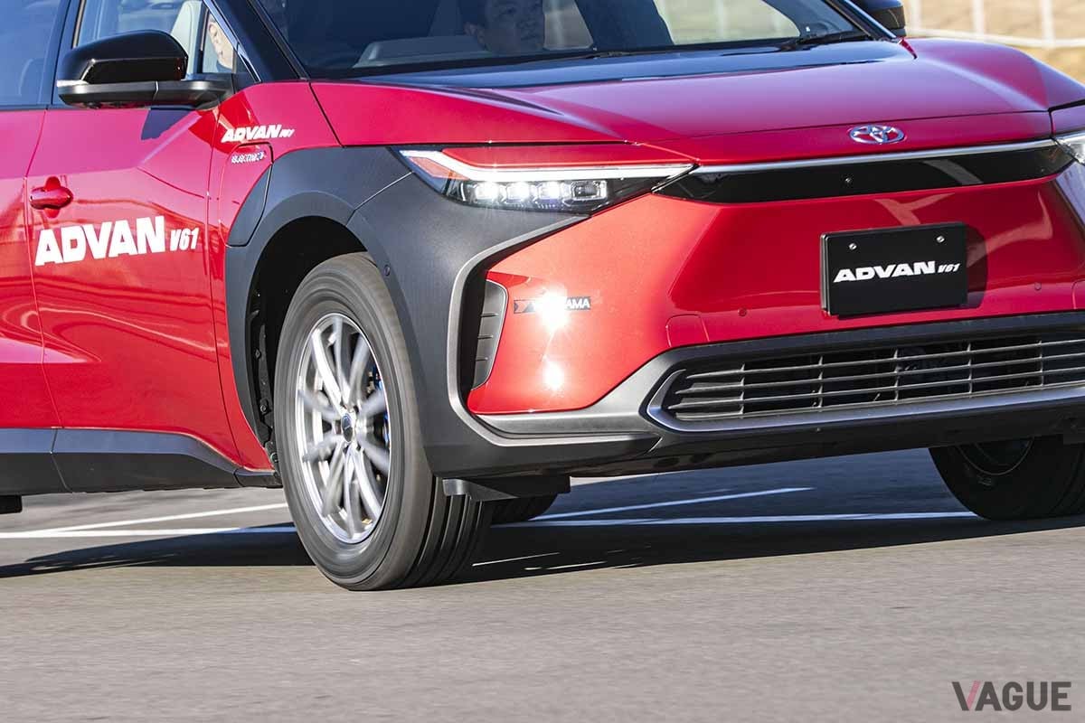 履けばSUVの走りが変わる!? 重い電動車にも対応するプレミアムSUV用新タイヤ ヨコハマ「アドバンV61」の実力とは | VAGUE(ヴァーグ)