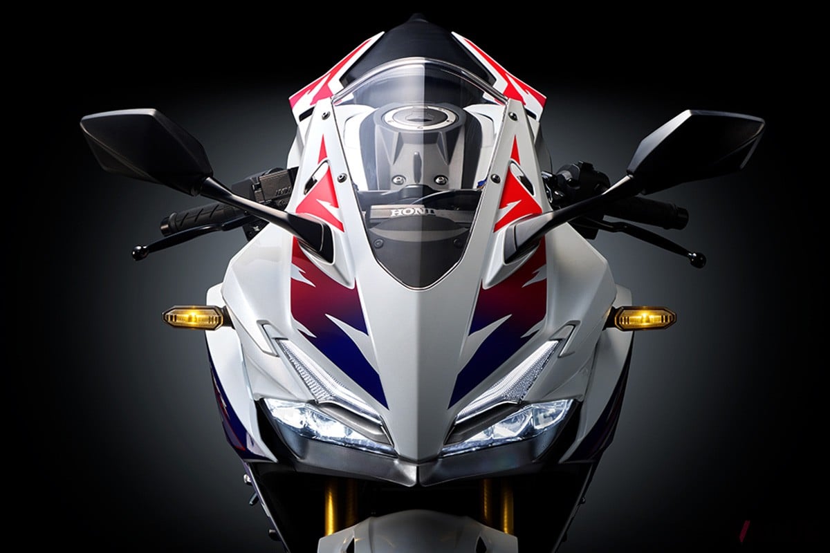 ホンダの“軽二輪スーパースポーツバイク”「CBR250RR」の2025年モデルとは？ 個性が際立つアグレッシブなカラーリングで新登場 | VAGUE(ヴァーグ)