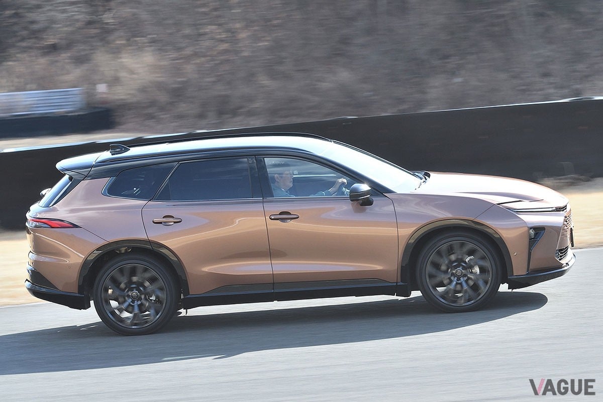トヨタ新型「クラウン・エステート」の走りはどう？ 十分な熟成期間を踏まえて“極上の乗り心地”を実現！ PHEVは「さらに格上の走り味」 | VAGUE(ヴァーグ) - (2)