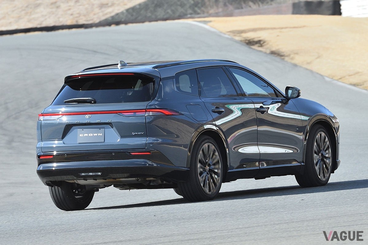 トヨタ新型「クラウン・エステート」の走りはどう？ 十分な熟成期間を踏まえて“極上の乗り心地”を実現！ PHEVは「さらに格上の走り味」 | VAGUE(ヴァーグ) - (2)