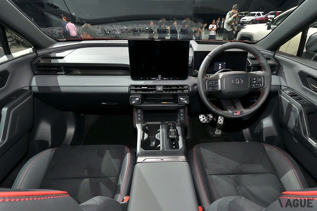 “見た目も中身も特別”なトヨタ新型「RAV4」とは？ スポーティ仕様「GRスポーツ」は何が違う？「強化されたボディ＆足回り」に注目です | VAGUE(ヴァーグ)