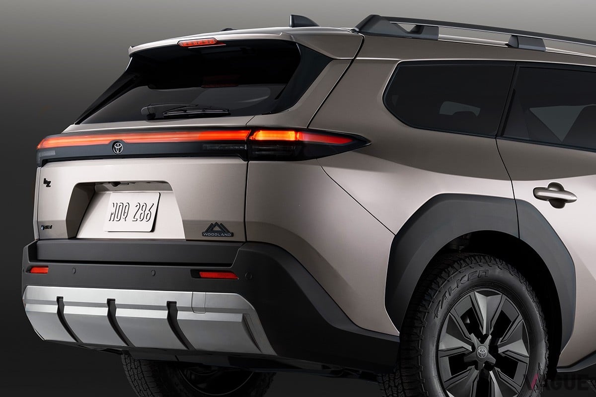 トヨタ新型「bZウッドランド」世界初公開 全長4.8mの電動SUVは北米で2026年初旬に発売予定 日本では「bZ4Xツーリング」として来春登場へ | VAGUE(ヴァーグ)