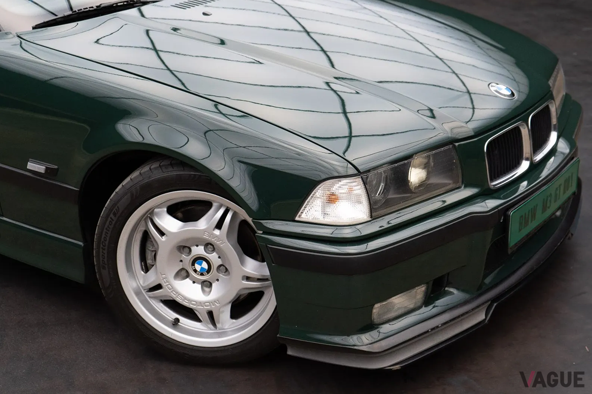 最も初期で6台しかない“試作車”の1995年式BMW「M3 GT」がオークションに登場 ネットに寄せられる熱い思いとは | VAGUE(ヴァーグ)