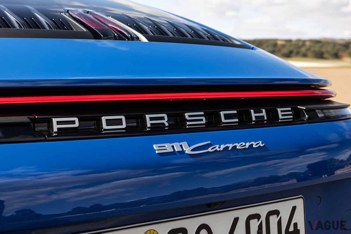 ポルシェ「911」はなぜ今も愛され続けるのか!? “チャットGPT”と考える電動化時代のスポーツカーと変わらぬ魅力の理由とは【AIと語るクルマ＃2】 | VAGUE(ヴァーグ) - (2)