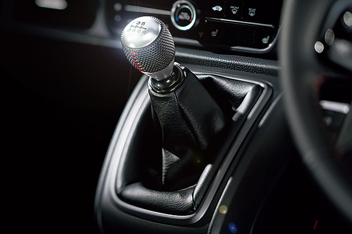 3ペダルは絶滅危惧種!? アンダー250万円で手に入る“マニュアル×コンパクトカー”3選 日本市場に残された貴重な選択肢とは | VAGUE(ヴァーグ) - (2)