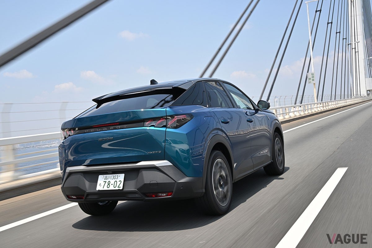 プジョーの人気SUV「3008」はなぜ美しく変身？ テンションが上がるモダンなインテリアは必見！ マイルドハイブリッドの気になる走りとは | VAGUE(ヴァーグ) - (2)