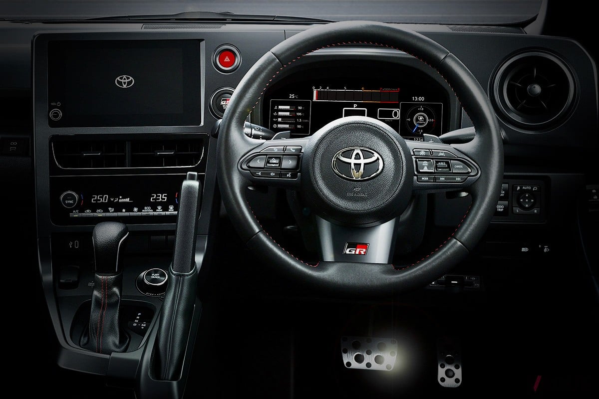 3ペダルのMTじゃなくても走りは楽しい!? 進化した2ペダルATを搭載した最新“国産スポーツカー”に注目が集まる理由とは | VAGUE(ヴァーグ) - (2)