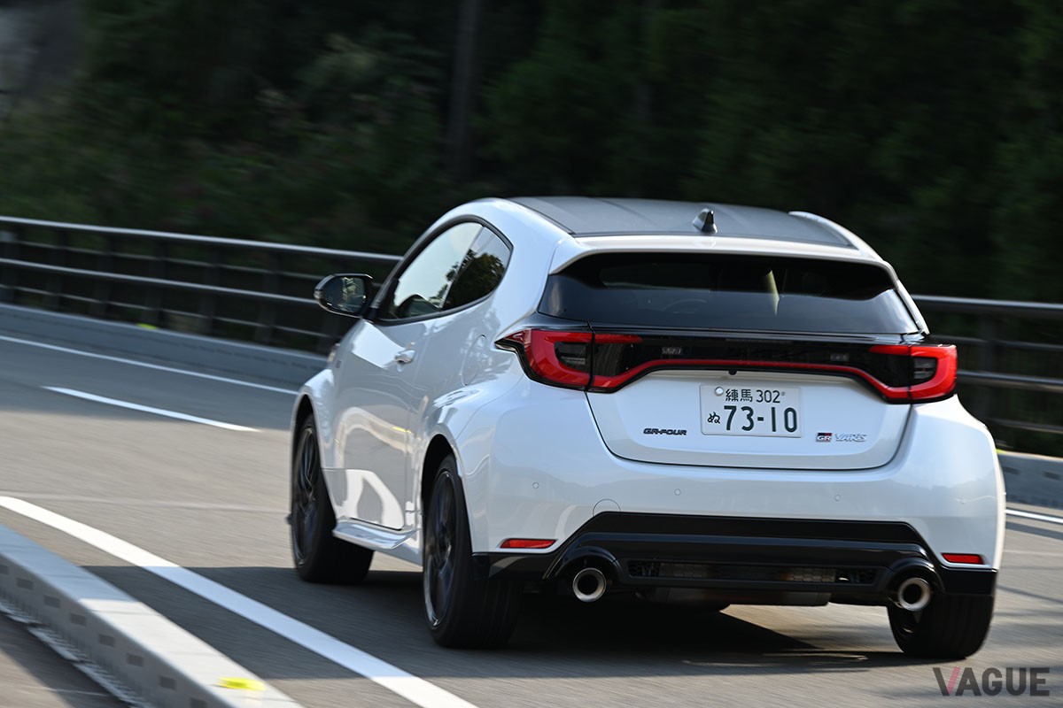 “25式”となったトヨタ“進化型”「GRヤリス」何が変わった？ わずか1年で中身を劇的アップデート！ 最新モデルで気になる「走りの実力」とは？ | VAGUE(ヴァーグ) - (2)