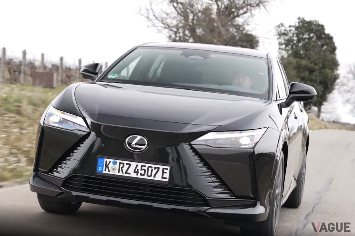 異国の地「南フランス」で体感するレクサス新型SUV「RZ」はどんなクルマなのか？ 「自然に乗れる」新世代の運転体験とは | VAGUE(ヴァーグ)